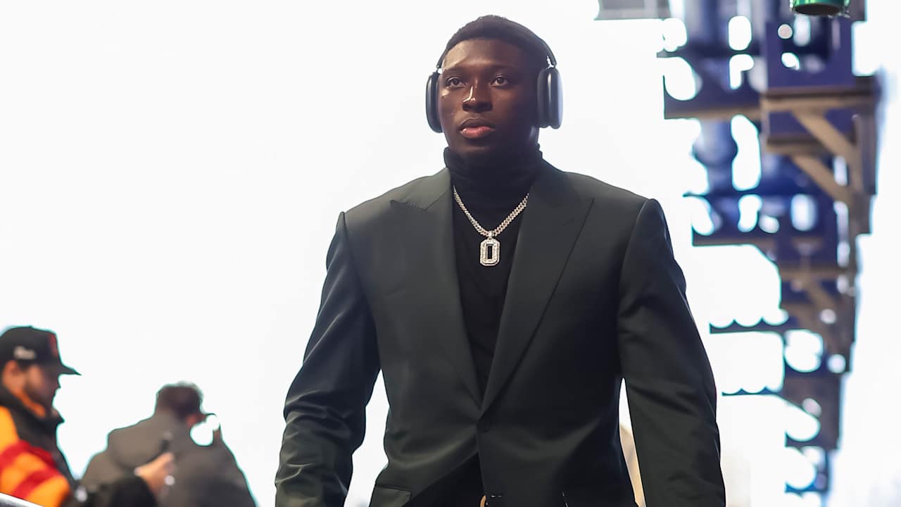 Photos: Bucs Arriving for Game Against the Buffalo Bills