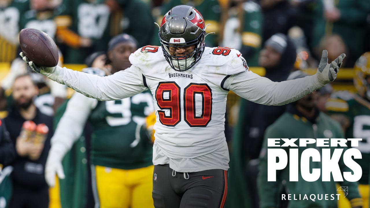 Experts Predict Who Will Win Between the Tampa Bay Buccaneers and Jacksonville Jaguars in Week ...