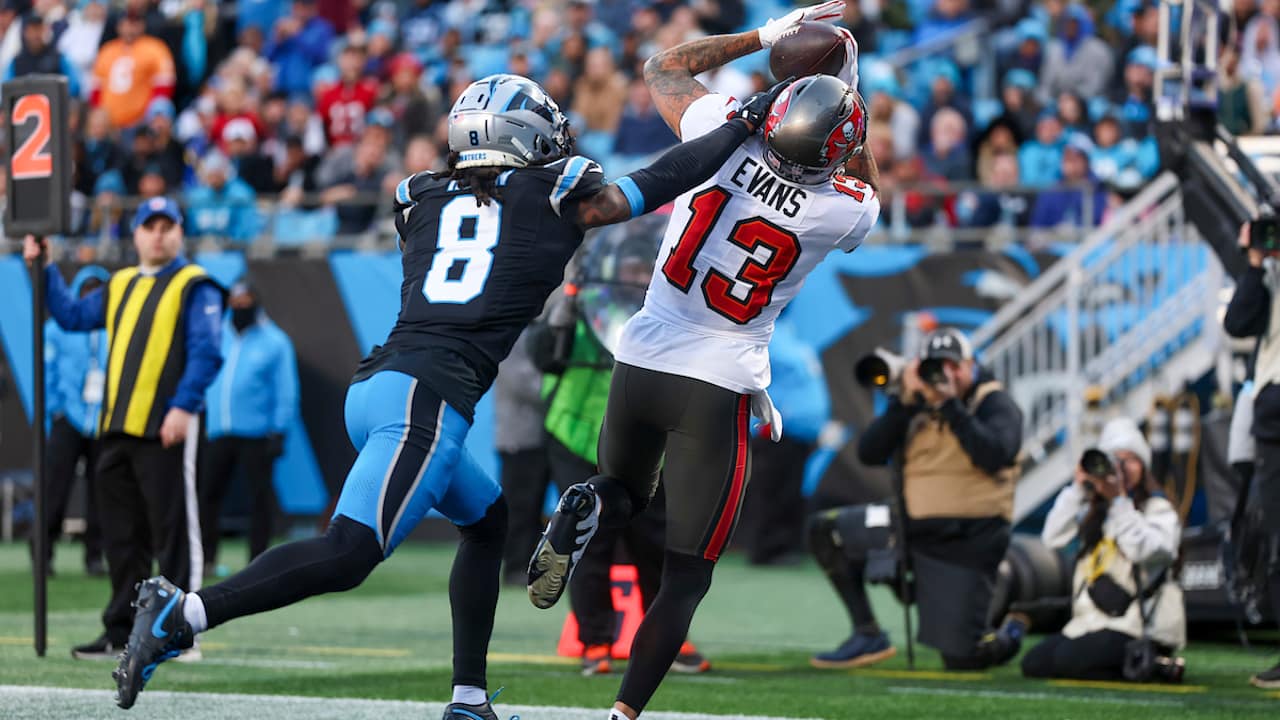 HIGHLIGHT: Mike Evans Makes CRAZY Touchdown Catch vs. Panthers