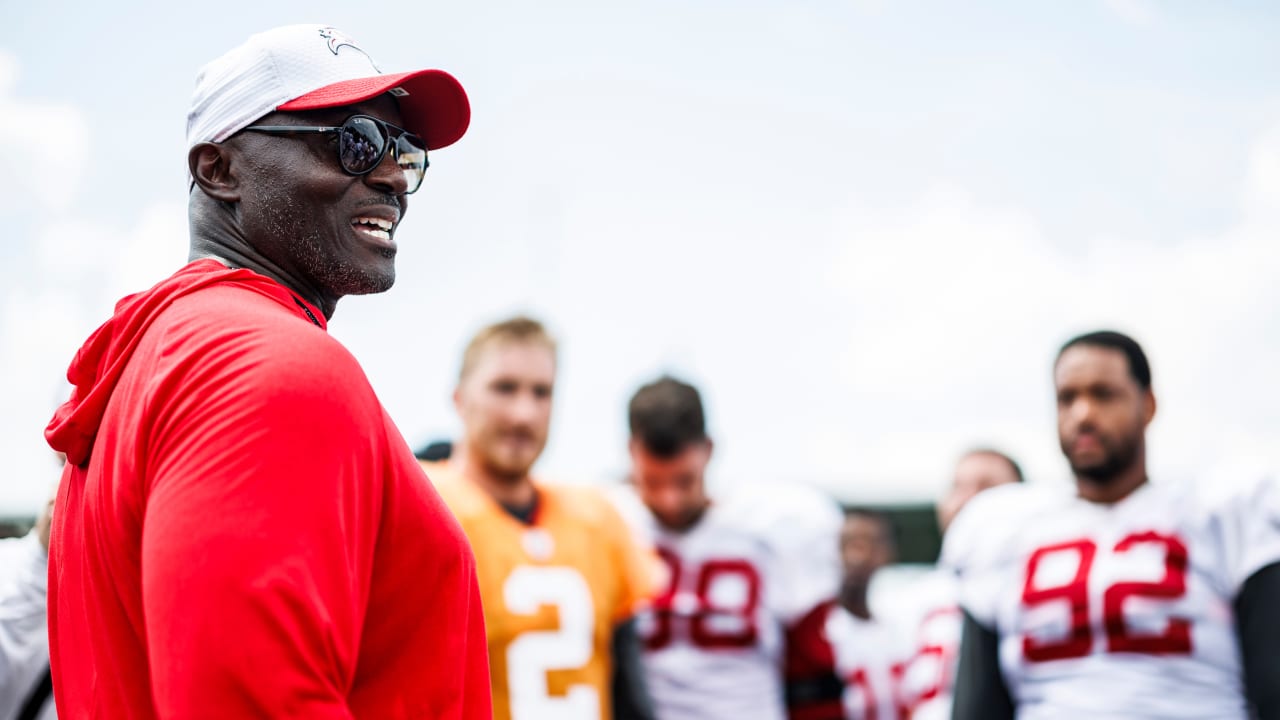 Tampa Bay Buccaneers Are Comfortable with Edge Rush Rotation