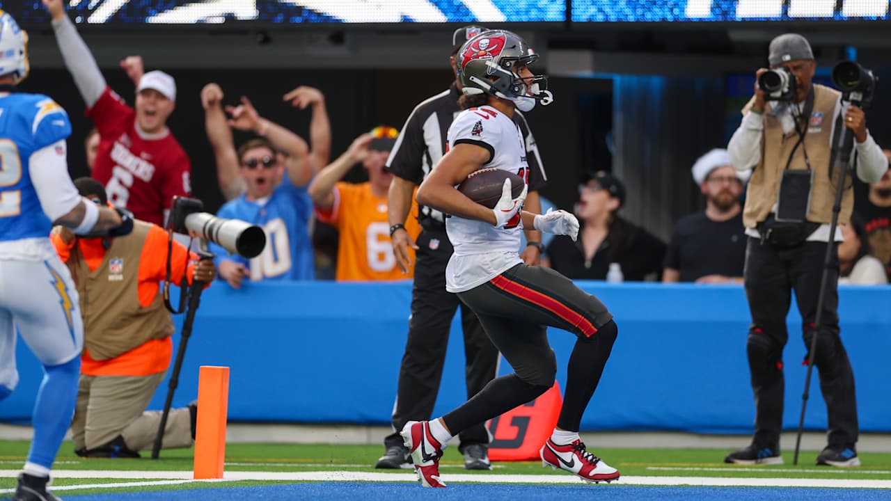 Best Photos From Bucs vs. Chargers | Week 15 2024