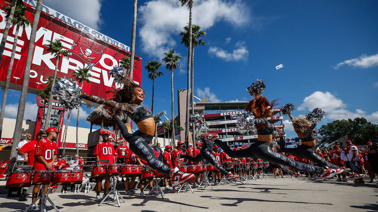Bucs Cheerleaders from 49ers vs. Bucs Salute to Service Game
