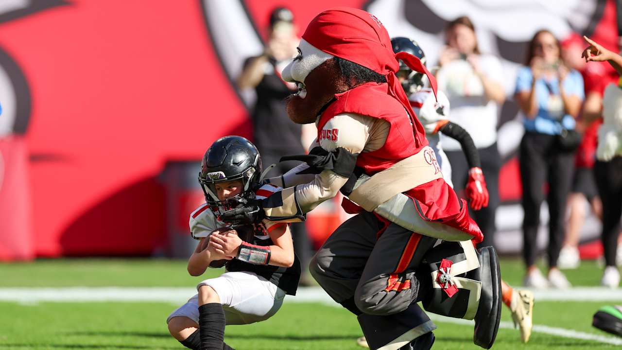 Photos: Halftime Mascot vs. Youth Football Game