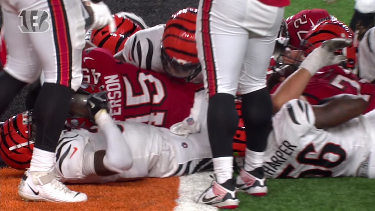 HIGHLIGHT: Ramon Jefferson Takes Lead Late in the Fourth Quarter