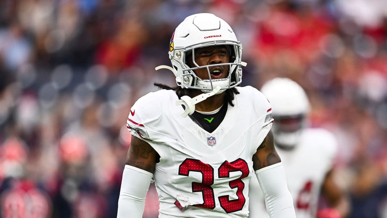 HIGHLIGHT: Hamilton Jumps Out Route To Pick Off Stroud