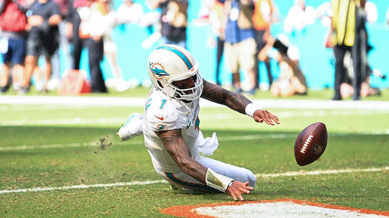 HIGHLIGHT: Cardinals Get Two-Point Safety After Bad Snap