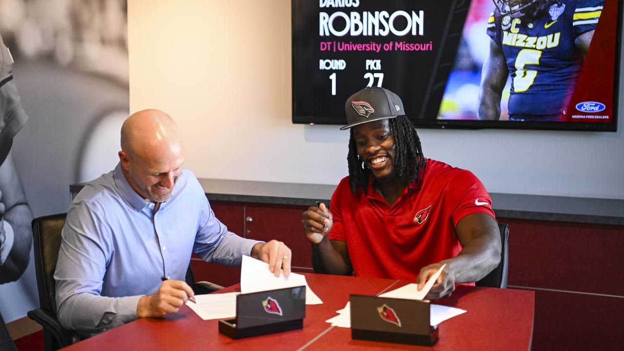 First-round pick Darius Robinson signs first NFL contract with Arizona ...