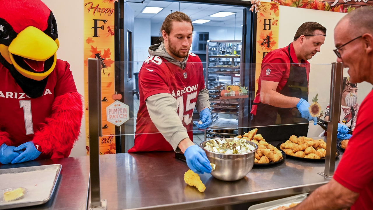 Cardinals Players And Staff Help Feed The Hungry This Holiday Season