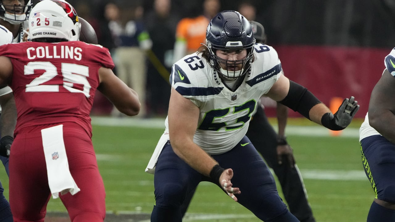 Evan Brown Becomes Another Versatile Lineman For Cardinals