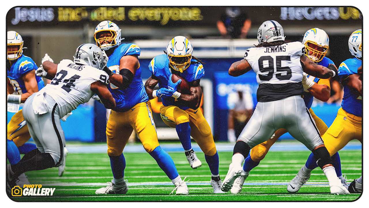 Photos: Raiders vs Chargers Game Action