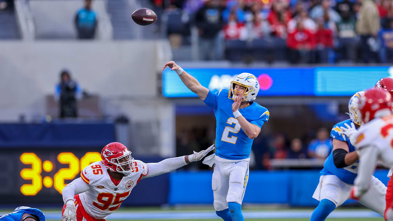 Easton Stick Highlight: Easton Stick's Pass Placement is Precise on 12 ...