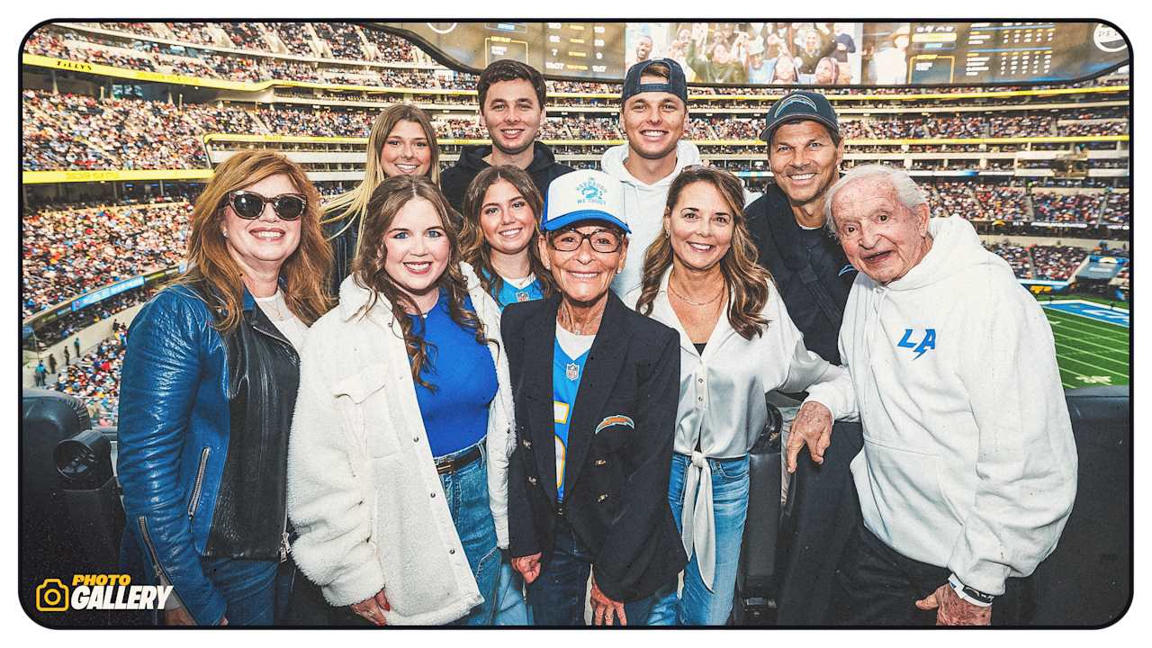 Judge Judy, Taylor Fritz & More Show Up for Matchup vs. Buccaneers