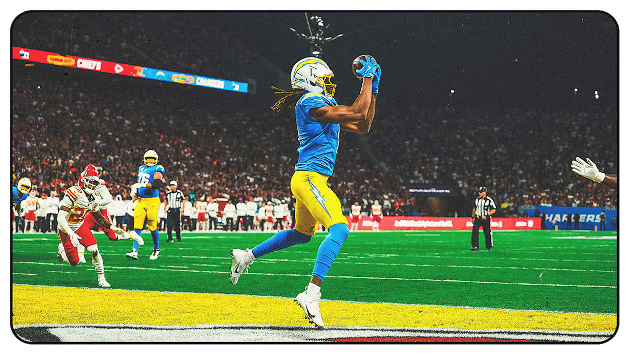 Justin Herbert Highlight: Pass to Quentin Johnston For Touchdown