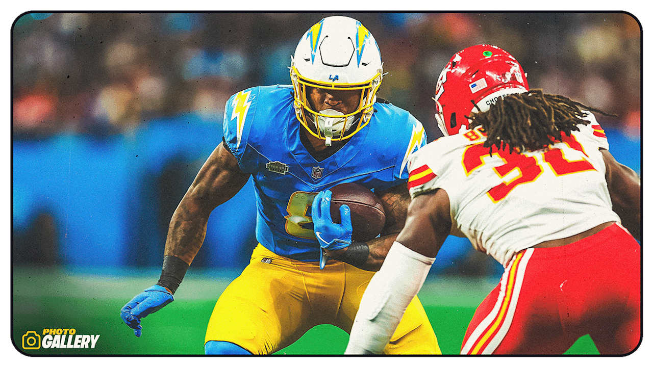 Photos: Chiefs vs. Chargers Game Action