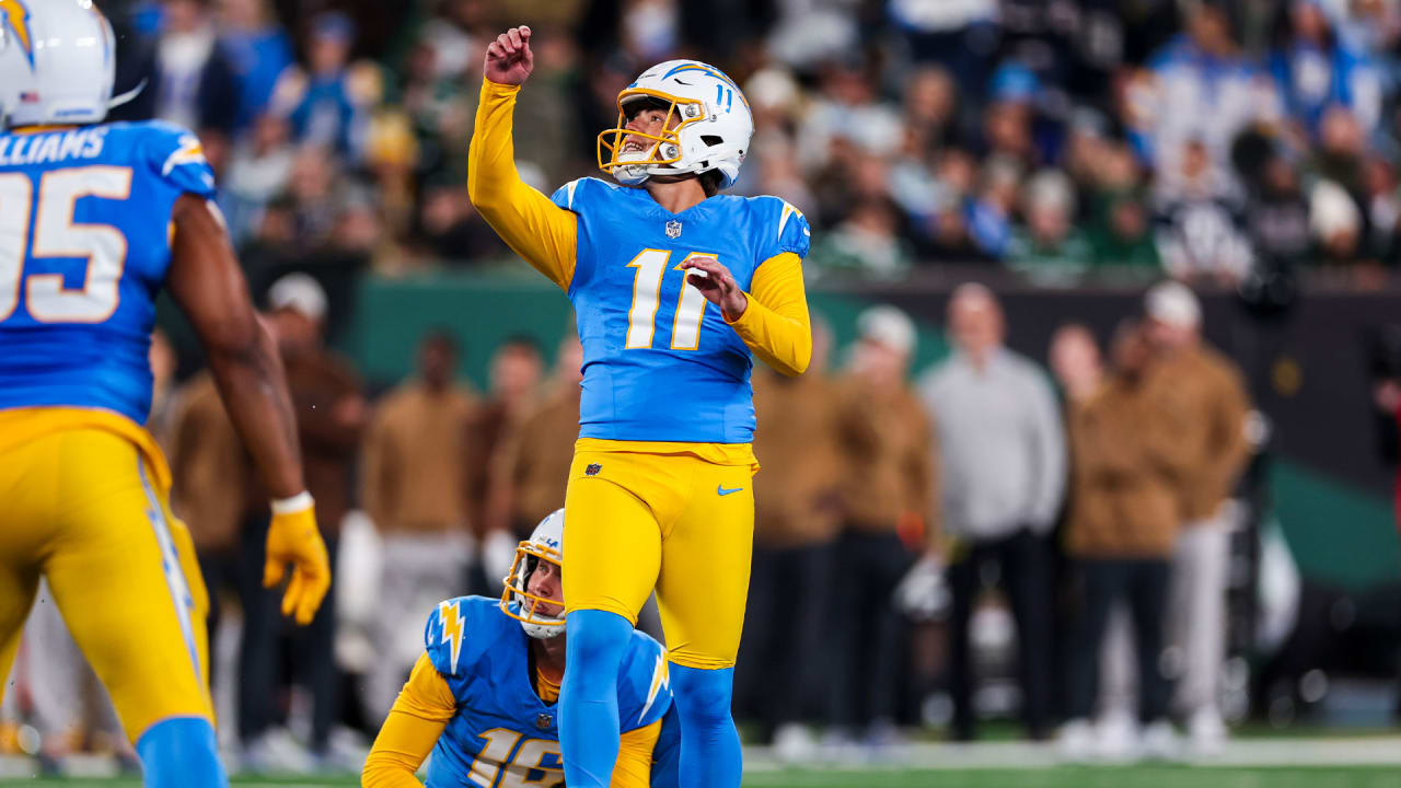 Cameron Dicker Highlight: Cameron Dicker Drills 55-Yard FG as Halftime ...