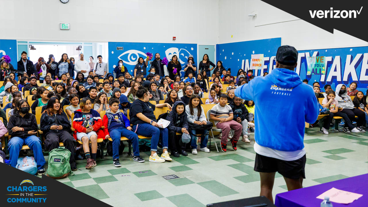 Chargers and Verizon Distribute 1,000 meals to students at Grape Street ...
