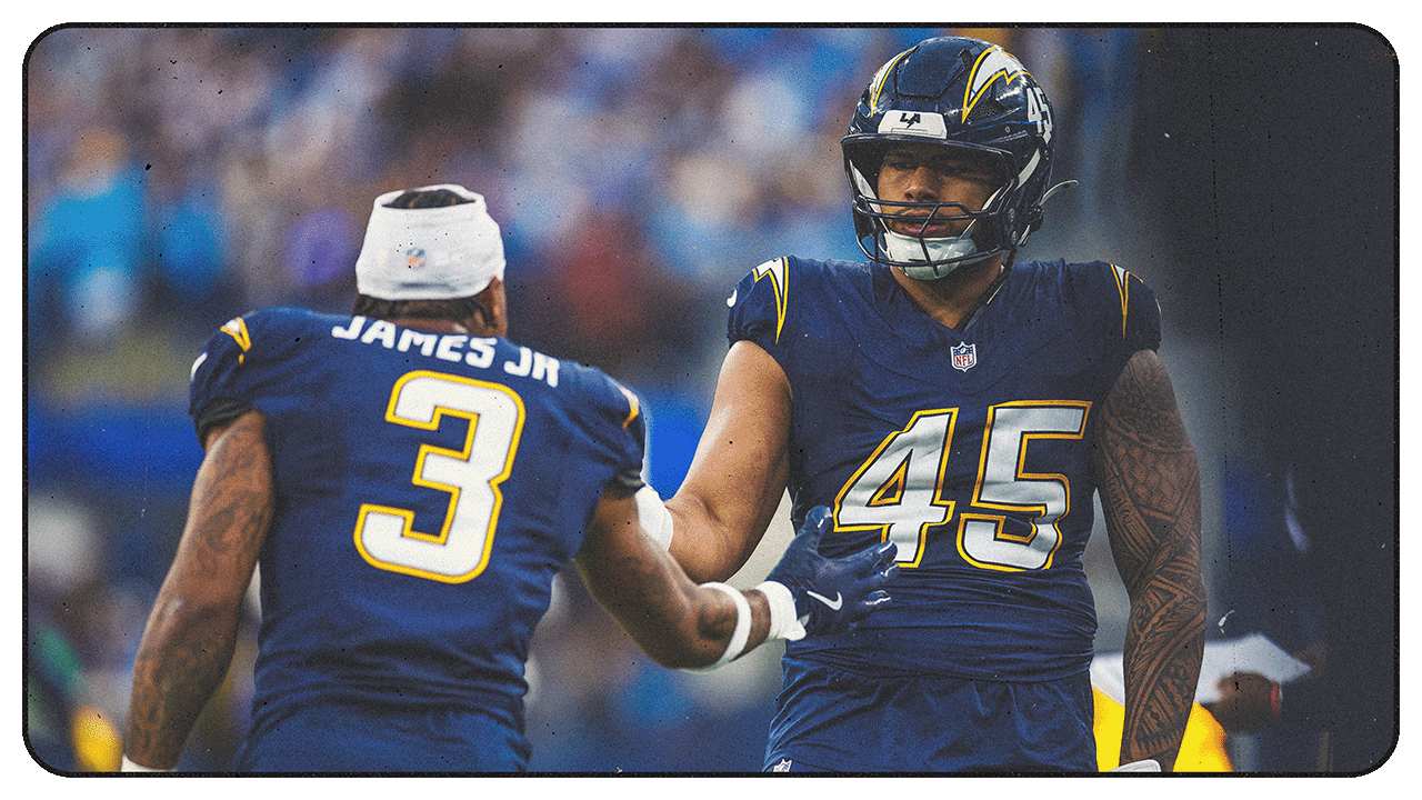 Derwin James & Tuli Tuipulotu Named to PFWA's ALL-AFC Team