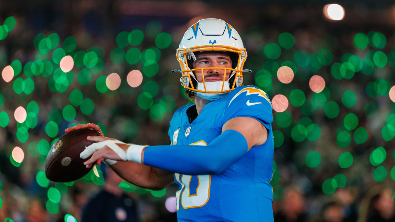 Embracing the Grind: How Justin Herbert is Working to Turn the Bolts ...