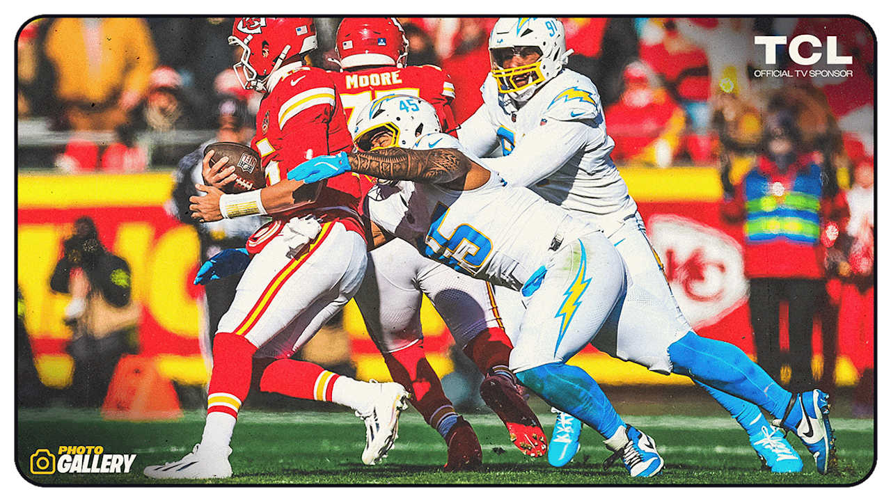 Photos: Chiefs vs. Chargers Game Action