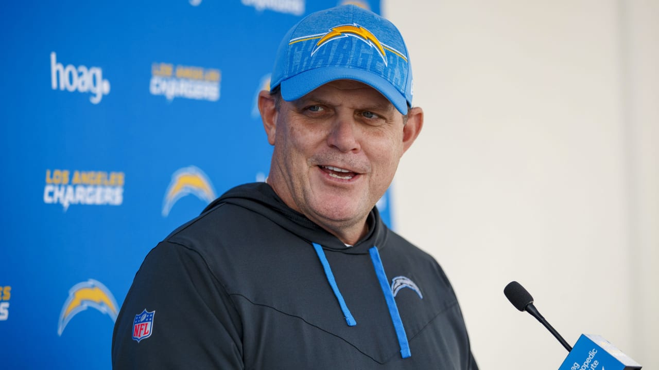 Press Conference: Chargers Interim Head Coach Giff Smith Provides ...