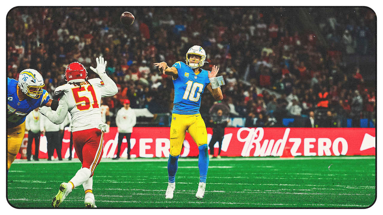 Justin Herbert Highlight: Touchdown Pass To Allen