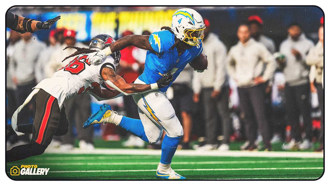 Photos: Buccaneers vs. Chargers Game Action