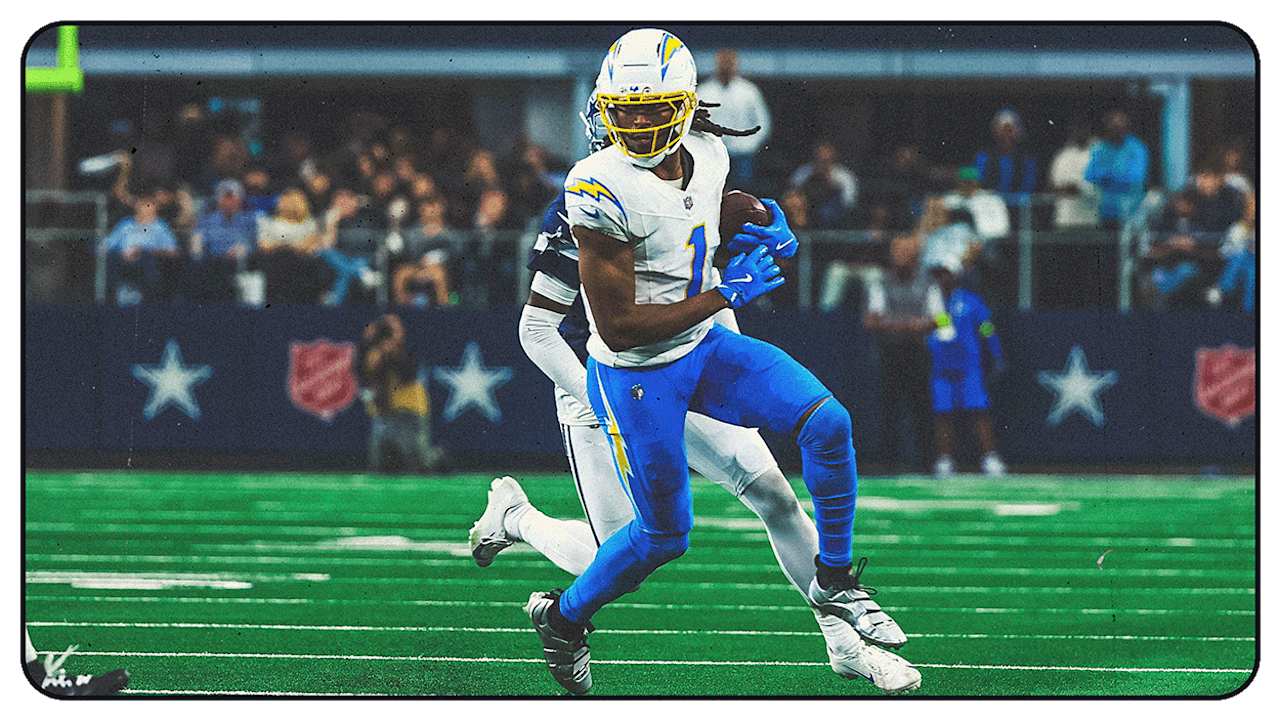 Justin Herbert Highlight: 25-yard Completion to Quentin Johnston