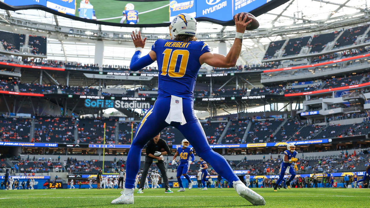 Herbert to See Hand Specialists, Status for Thursday Unclear