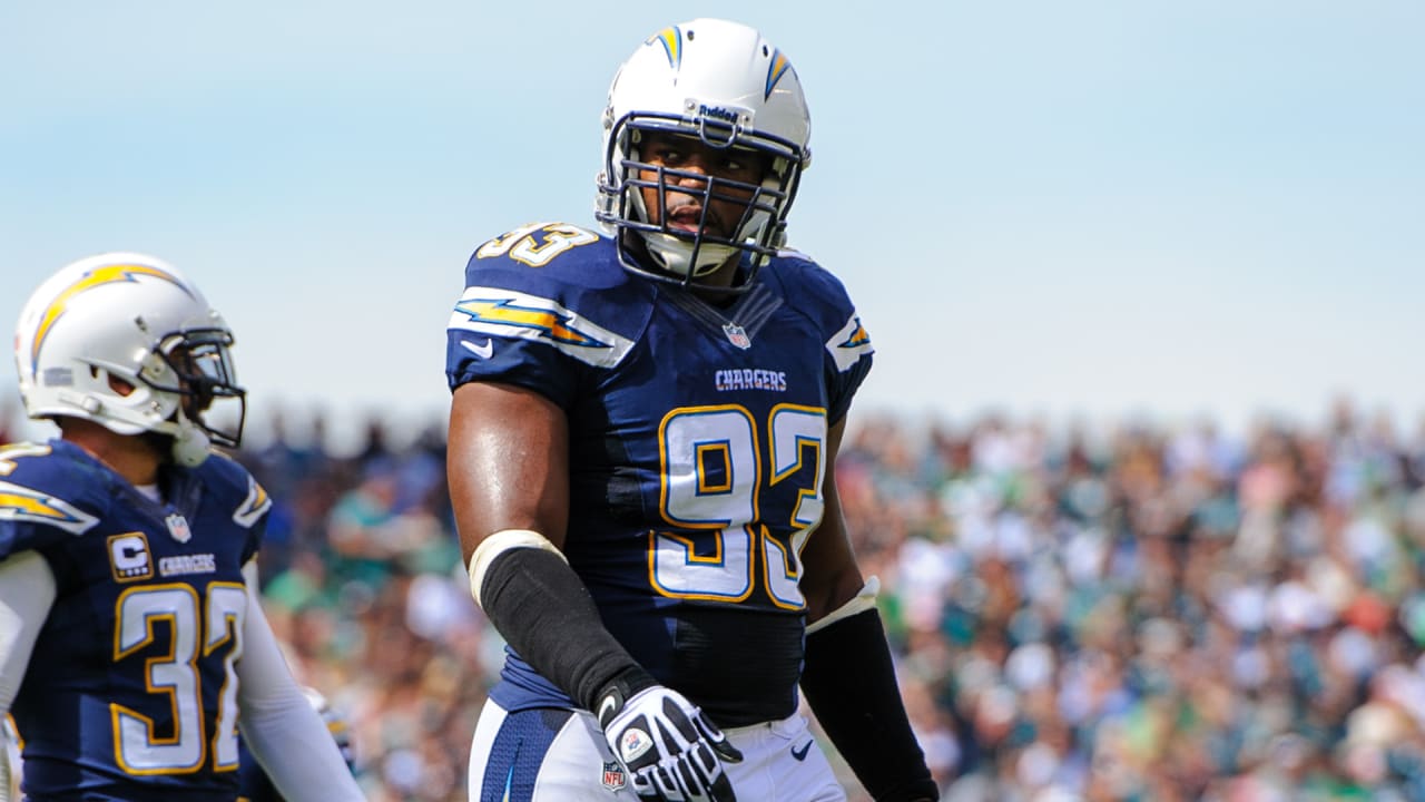 Former Charger Dwight Freeney Elected to Pro Football Hall of Fame