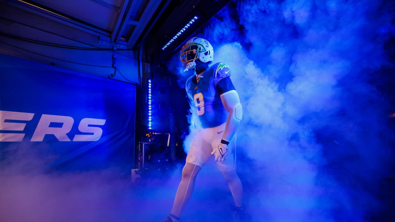 Best Photos of Chargers Free Agent Kenneth Murray, Jr.