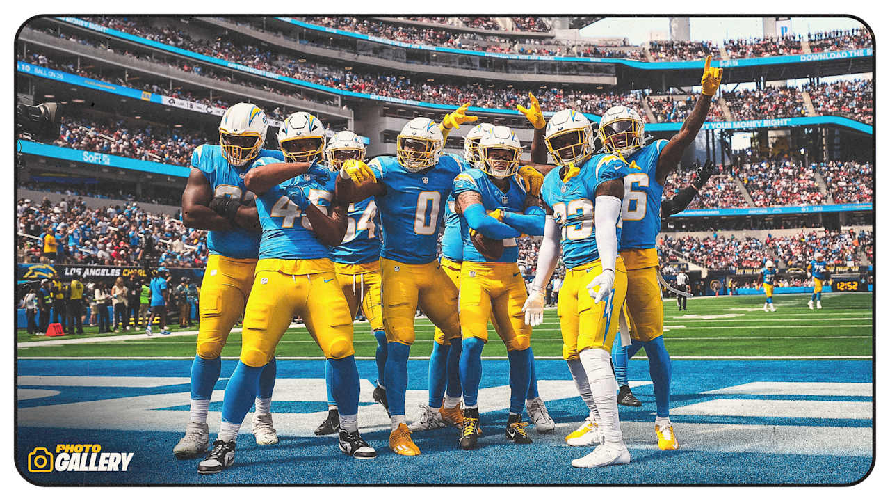 Photos: Chiefs vs Chargers Game Action