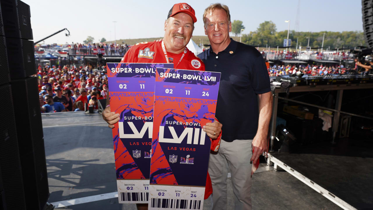 Lifelong Fan and Community Leader Kelly Kennedy Named the Chiefs “Fan ...