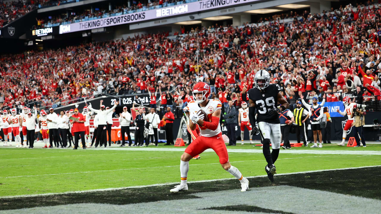 TOUCHDOWN: Kansas City Chiefs quarterback Patrick Mahomes' first TD ...