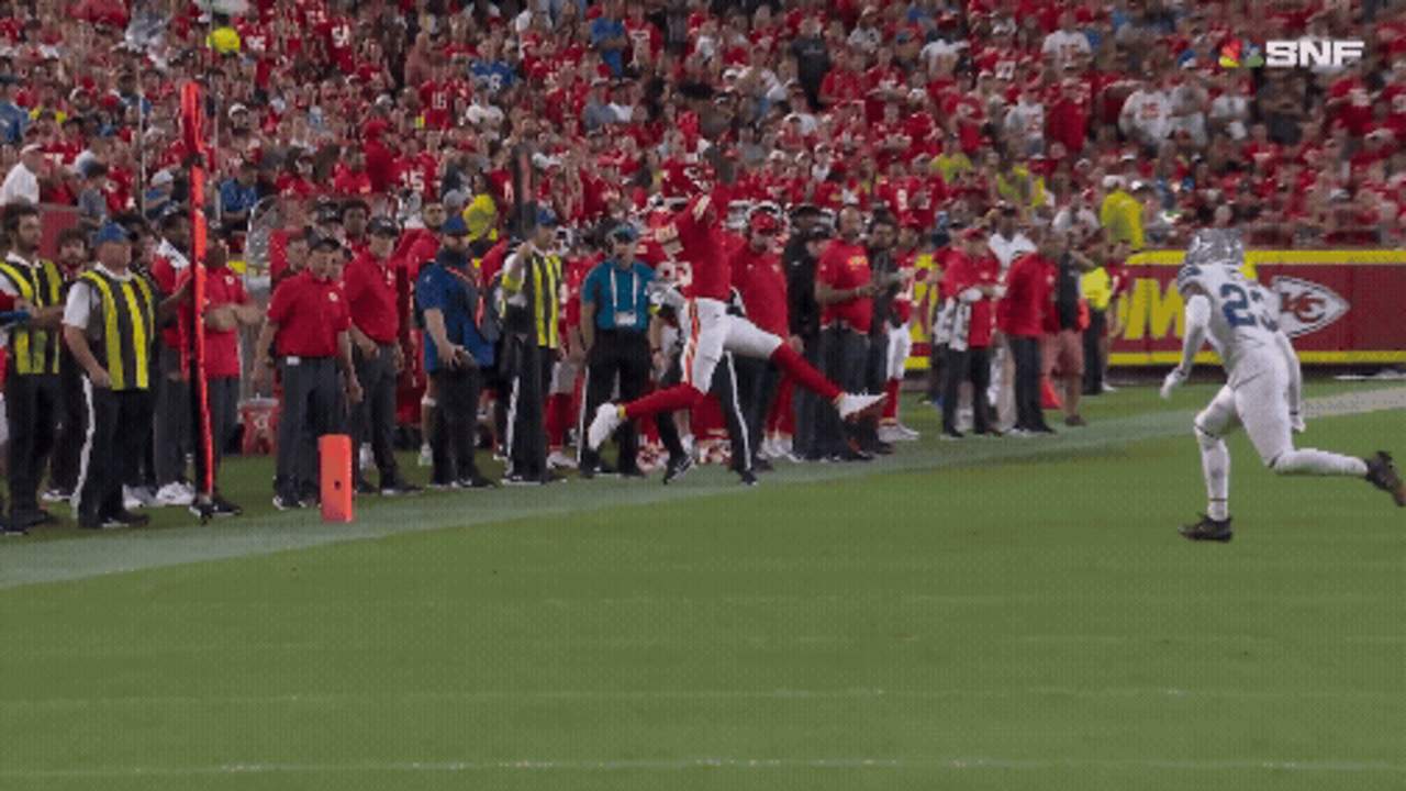 Wide Receiver Hollywood Brown's Leaping Catch with Impressive Toe-tap ...
