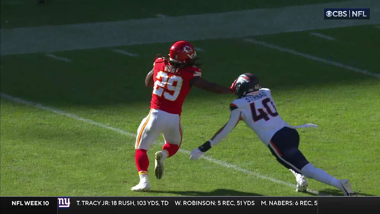 Running Back Kareem Hunt's 19-yard Catch and Run Lands Kansas City ...
