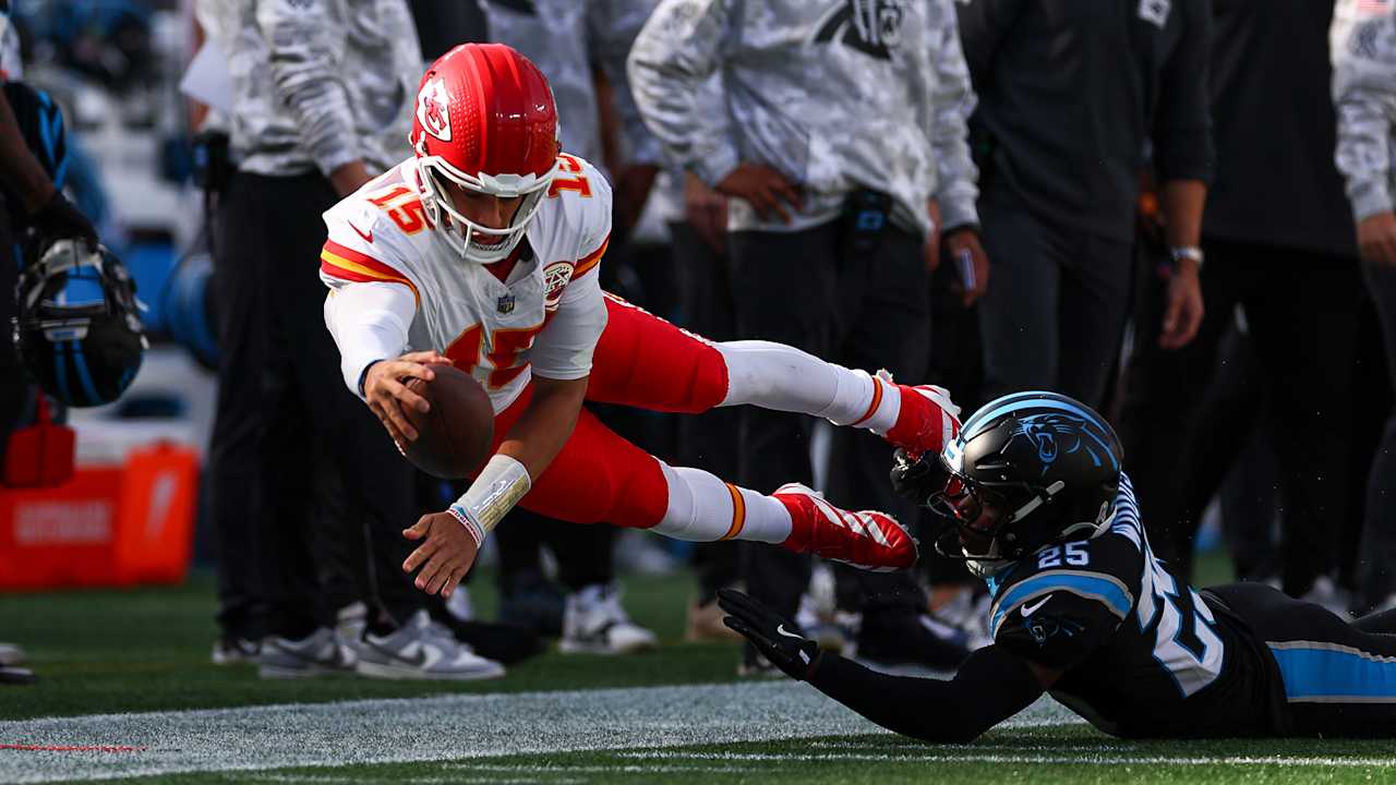 Photos: Game Action from Week 12 | Chiefs vs. Panthers