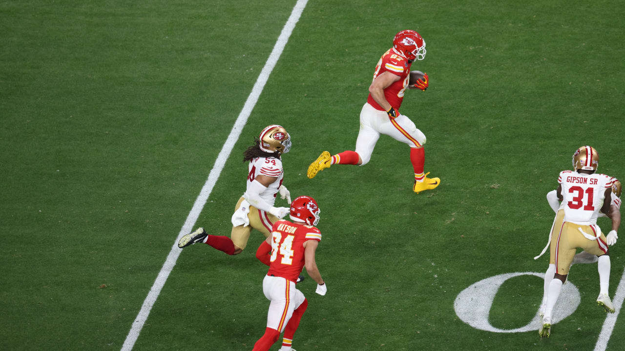 Kansas City Chiefs quarterback Patrick Mahomes calls tight end Travis Kelce's name on CLUTCH 22 ...