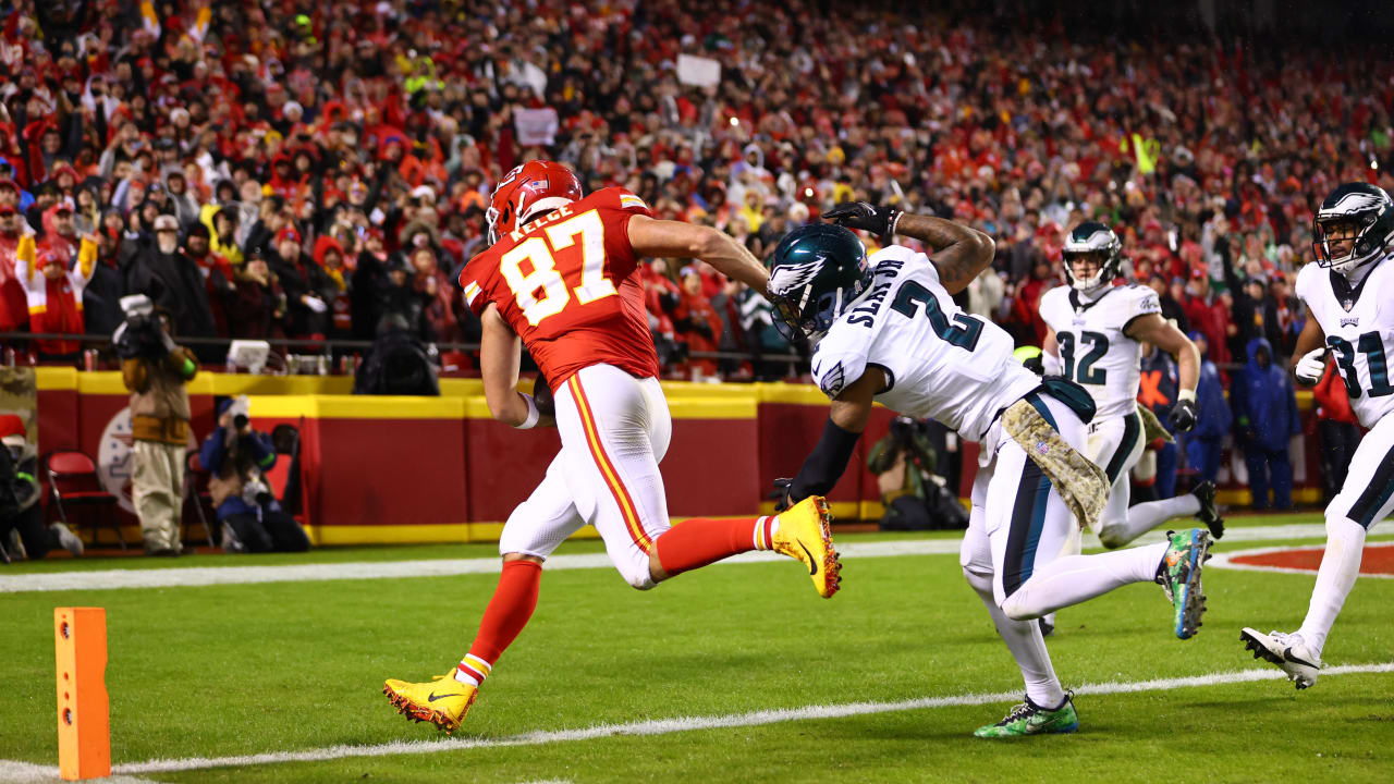 TOUCHDOWN: Kansas City Chiefs tight end Travis Kelce scores his fifth TD of the season in the ...