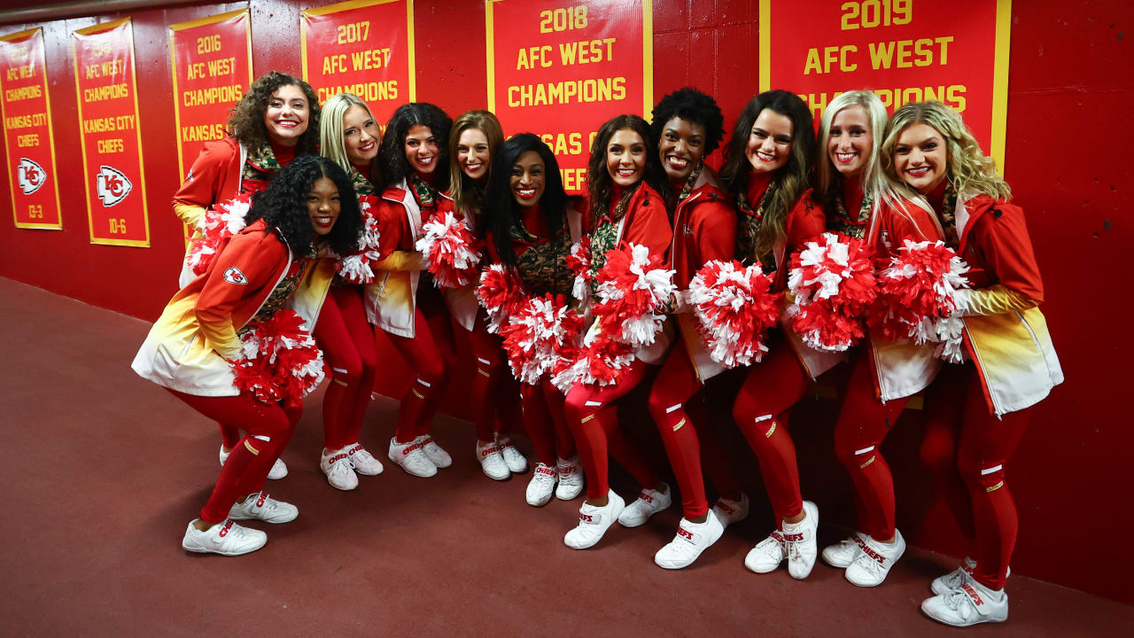 Photos: Chiefs Cheer and Entertainment from Week 11 vs. Eagles