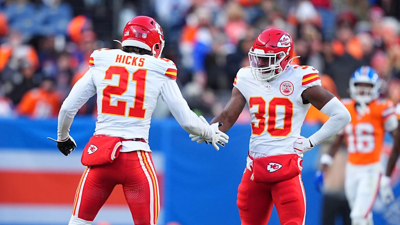 Photos: Game Action from Week 18 | Chiefs vs. Broncos