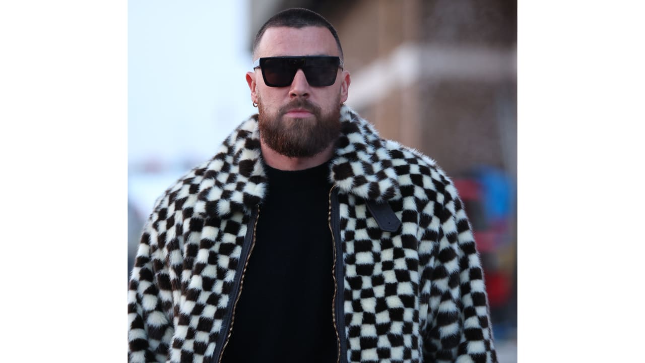 Photos: Chiefs Player Arrivals from Wild Card Playoff Game | Chiefs vs ...