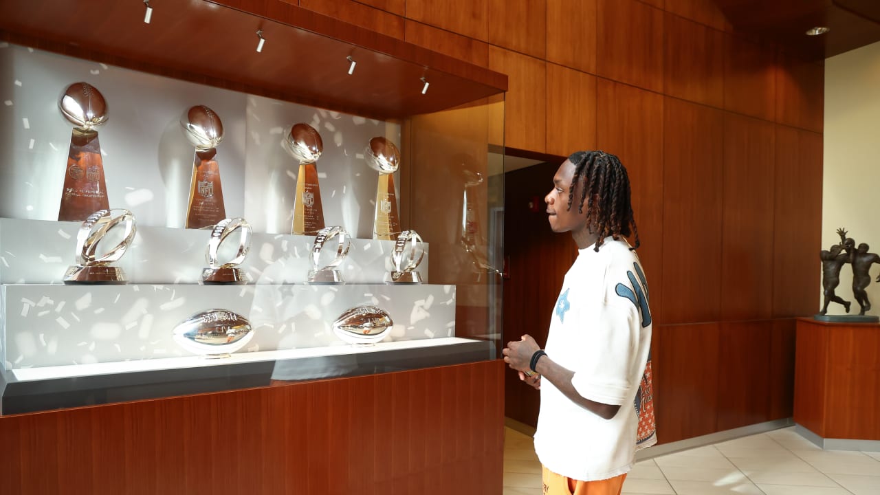 Chiefs First-Round Pick WR Xavier Worthy's First Visit to One Arrowhead ...