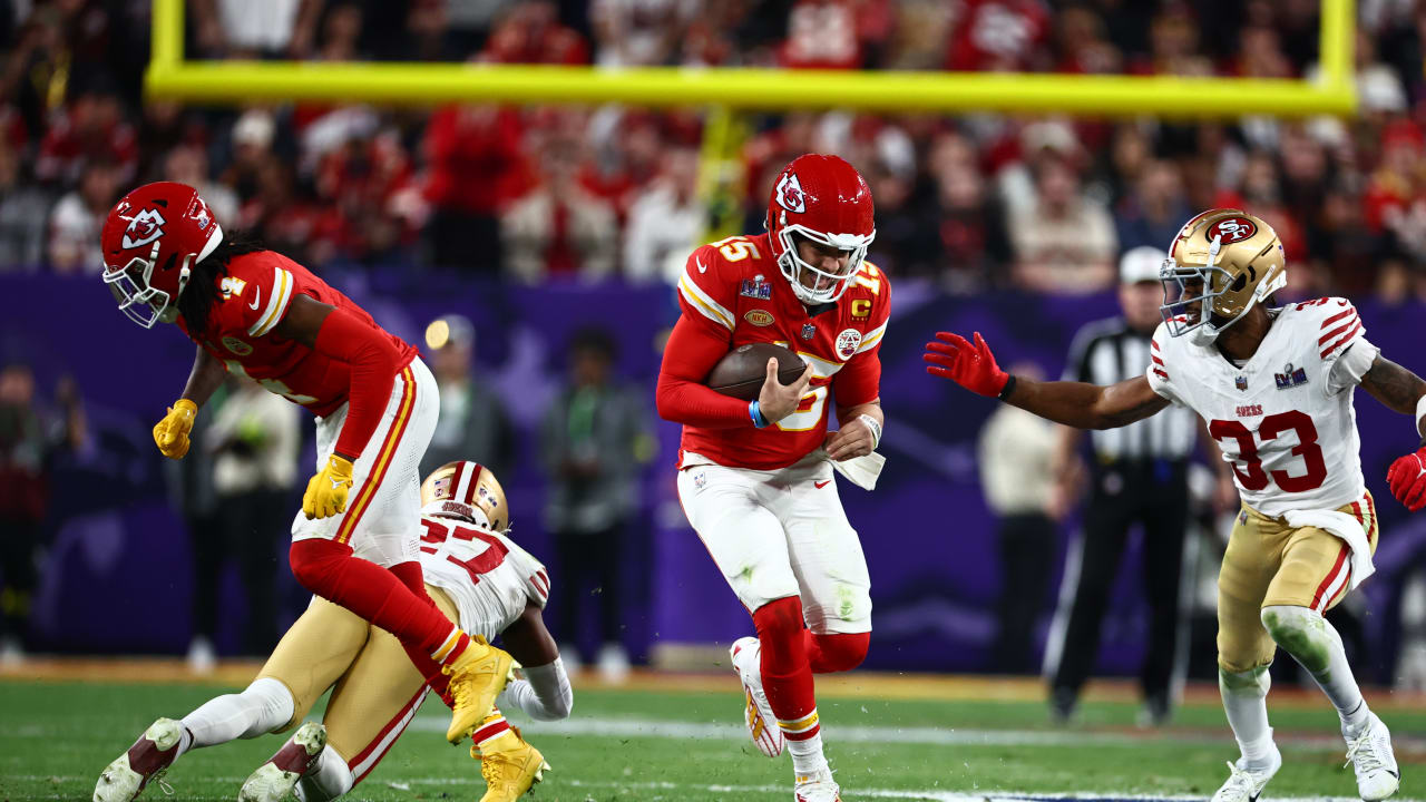 Kansas City Chiefs quarterback Patrick Mahomes calls his own number on ...