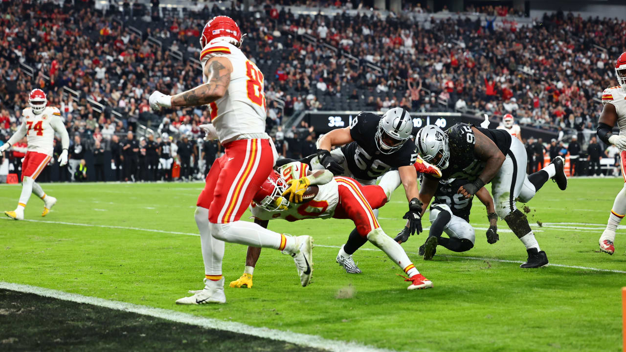 Kansas City Chiefs running back Isiah Pacheco goes full extension near ...