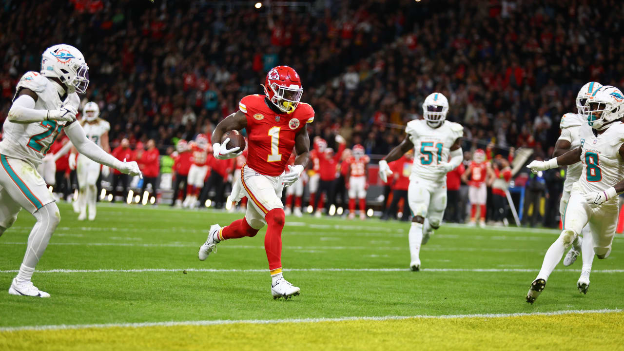 TOUCHDOWN: Kansas City Chiefs quarterback Patrick Mahomes' 17-yard TD ...