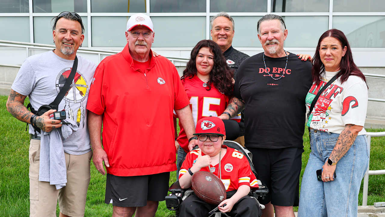 Photos: Josh "Turbo" Visits Practice