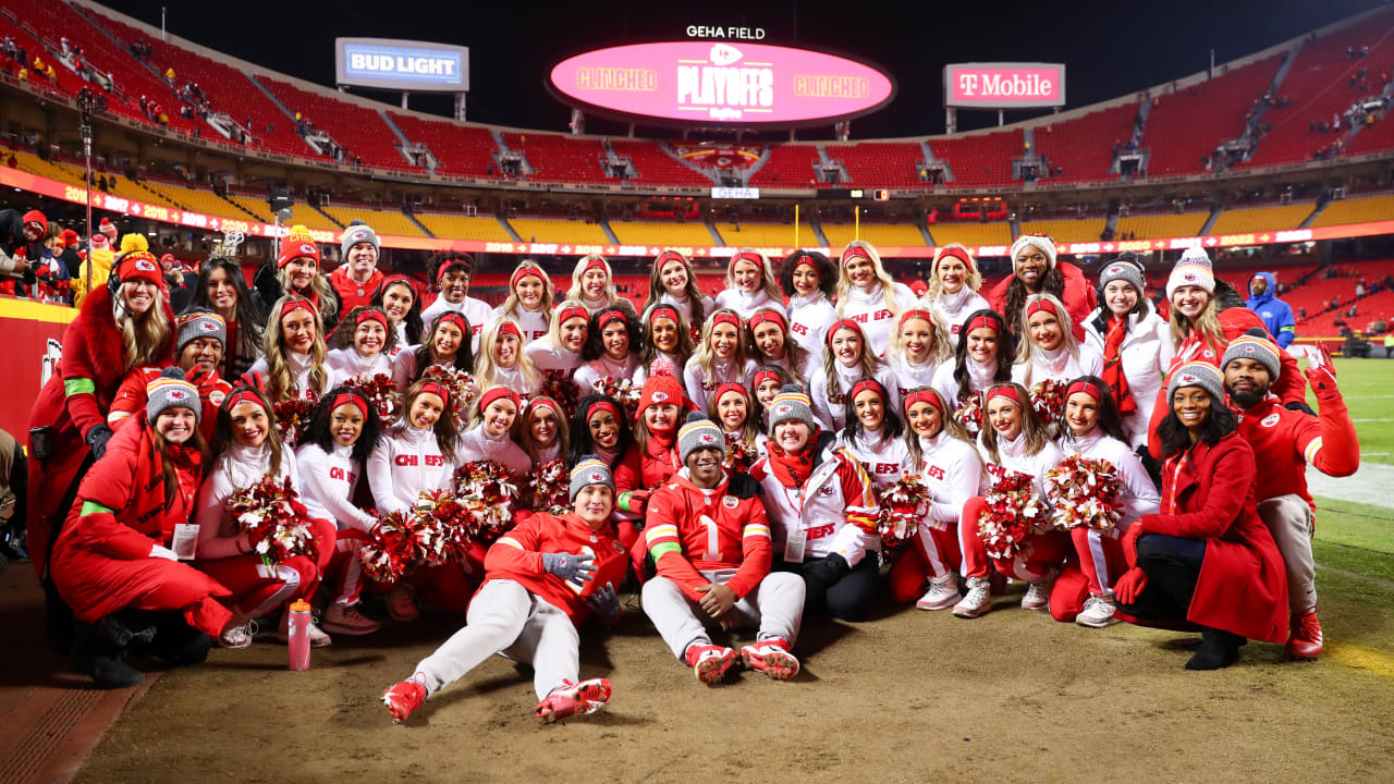 Photos: Chiefs Cheer and Entertainment on New Years Eve