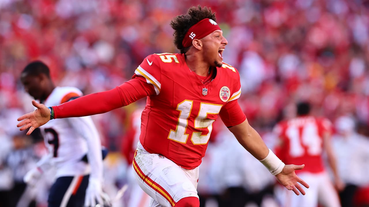 Photos: Game Action from Week 10 | Chiefs vs. Broncos