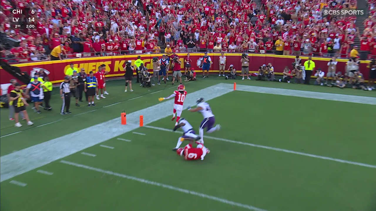 TOUCHDOWN: Quarterback Patrick Mahomes Finds Running Back Isiah Pacheco ...