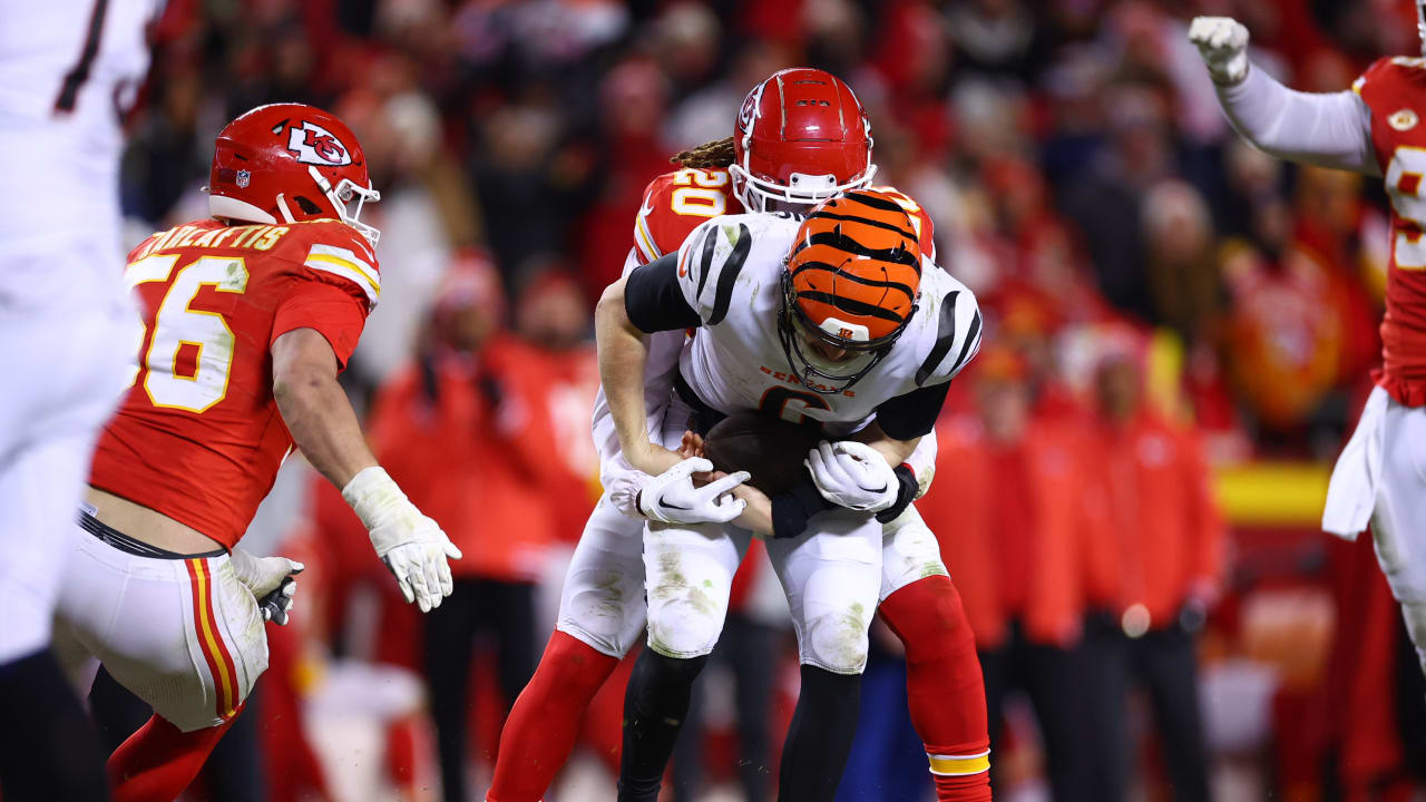 Kansas City Chiefs safety Justin Reid's blitz gets home for 7-yard sack